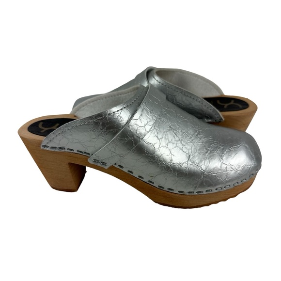 Cape Clogs | Shoes | New Cape Clogs Pica Pica High Heel Silver Metallic ...